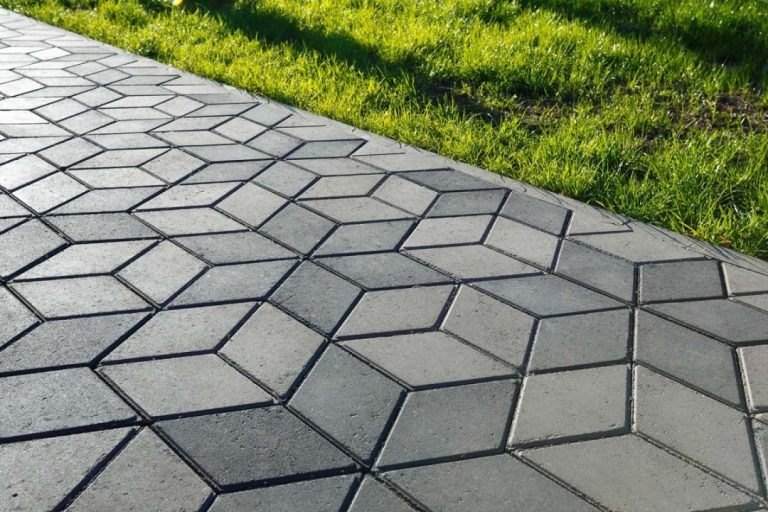 Apa Bedanya Conblock dan Paving Block? Ini Penjelasannya! - Jaya Berkah ...